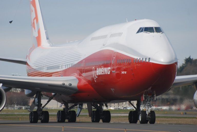 Boeing 747-8 Intercontinental Interior, Seats, Engines, Specs, and Cost ...