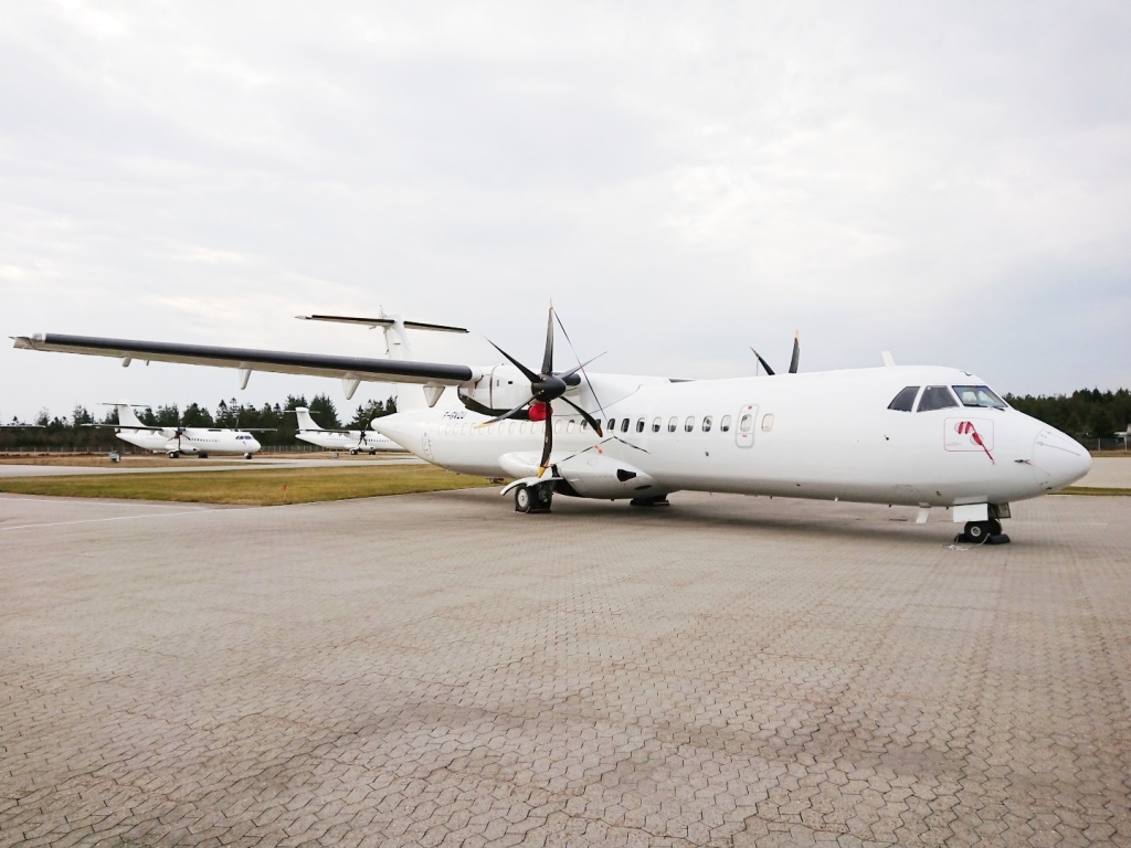 ATR 72-500 Inside, Cabin, Specs, and also Price - Airplanes Daily