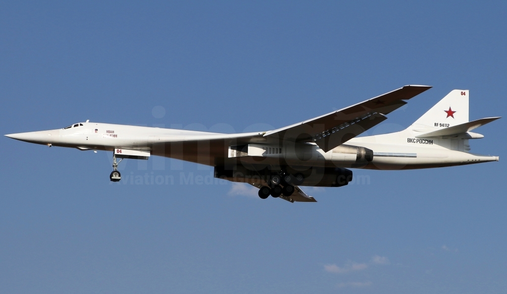 Tupolev Tu-160 Strategic Bomber Speed, Specifications, Cockpit, Rate ...